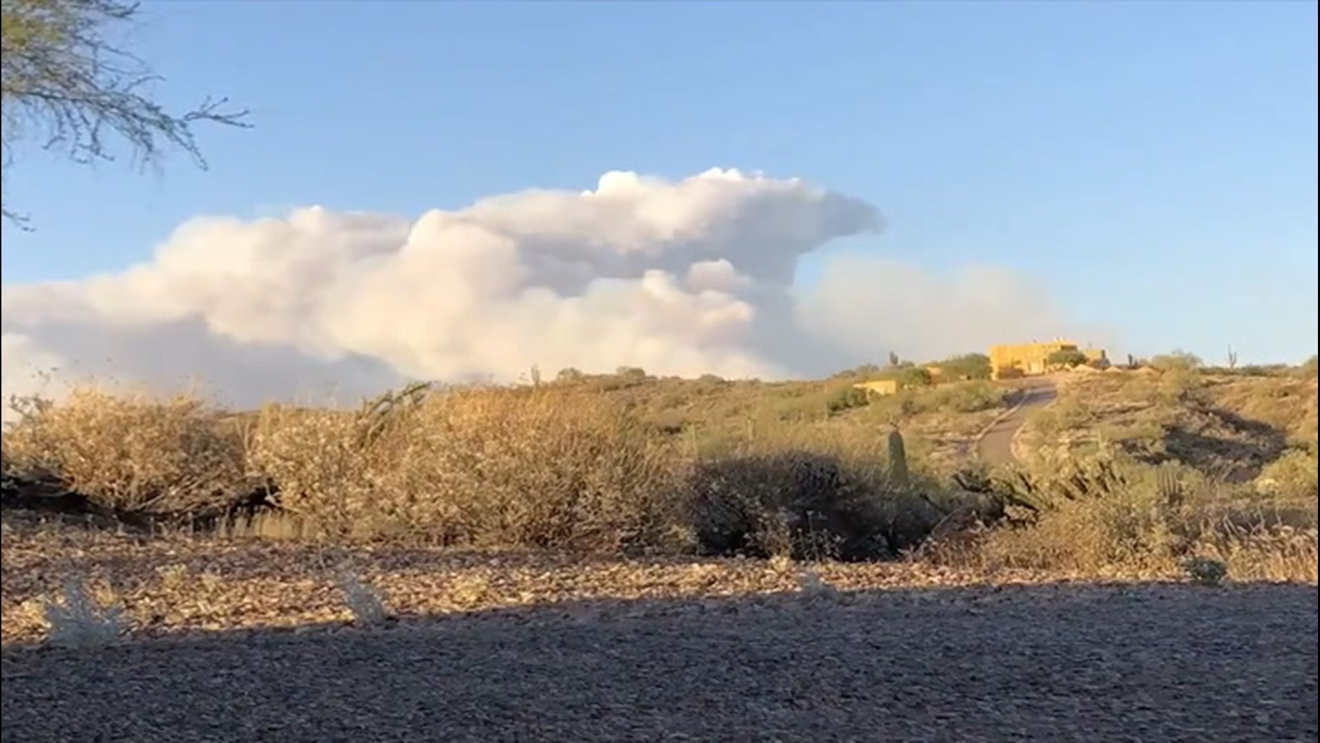 Smoke from Bush Fire billows into the air | cbs8.com