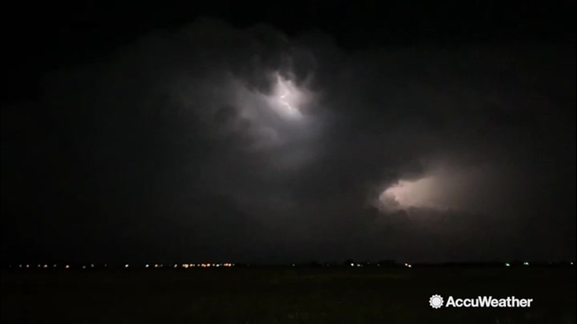 Intense lightning storm captured overnight in Nebraska | cbs8.com
