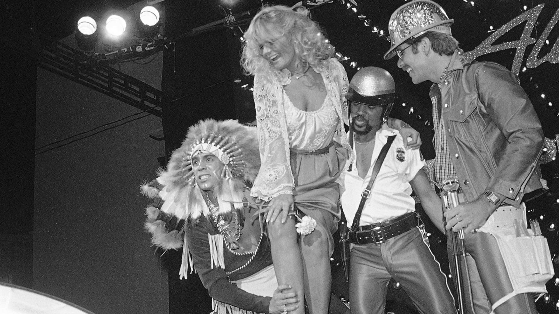 Valerie Perrine, 'Superman' and 'Lenny' actress, dies at 82 | cbs8.com