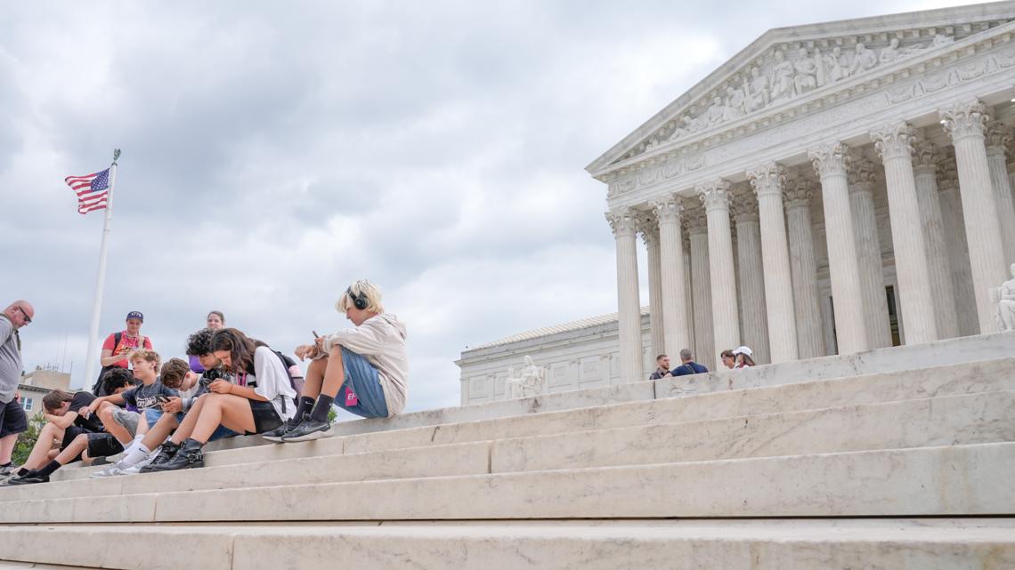 Supreme Court sides with Trump administration over policy to turn back ...