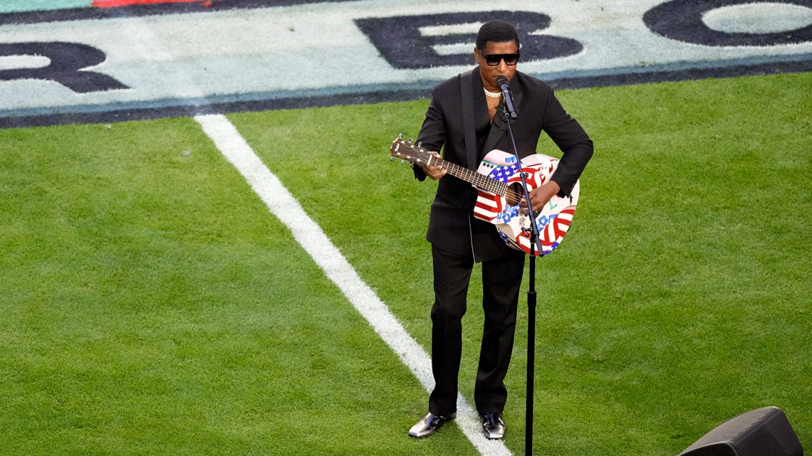 Who is Babyface? R&B artist performs 'America the Beautiful' | cbs8.com