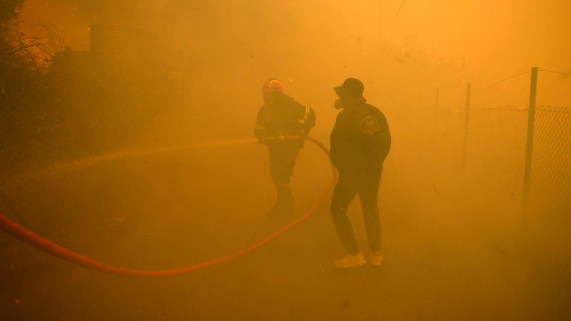 Greece wildfire: Hundreds battle blaze near Athens | cbs8.com