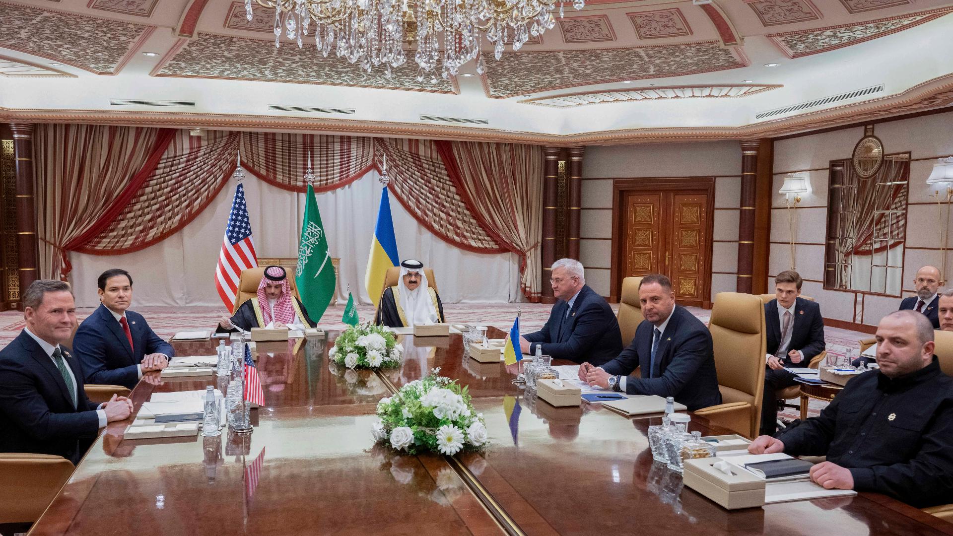 US lifts Ukraine aid suspension amid discussion of ceasefire with ...