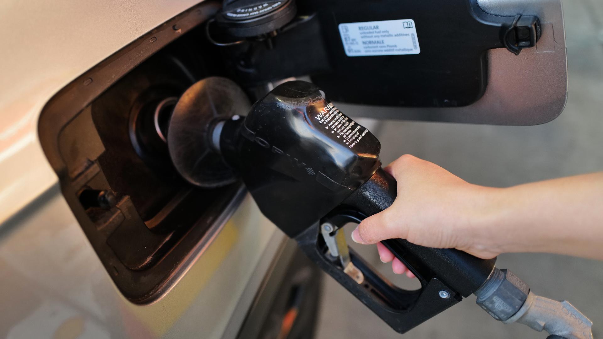 Brent crude tops $125 a barrel on Iran war worries, while world stocks ...