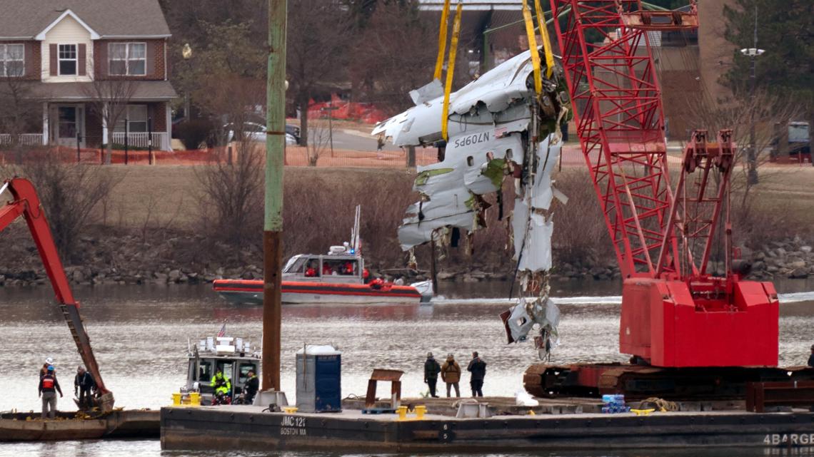 DC plane crash update: NTSB issues preliminary report, initial ...