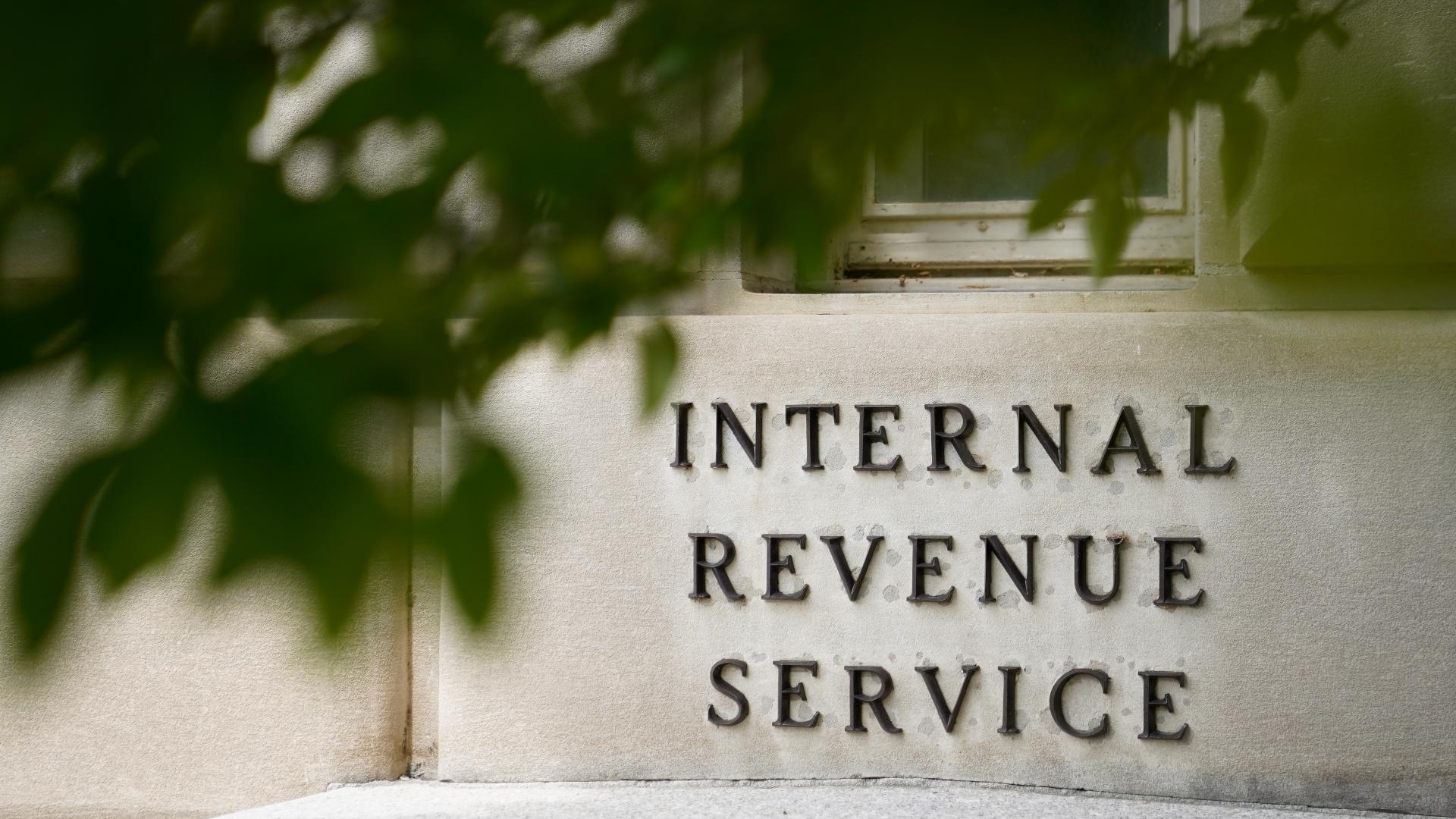 IRS: Pastors endorsing candidates keep tax-exempt status | cbs8.com