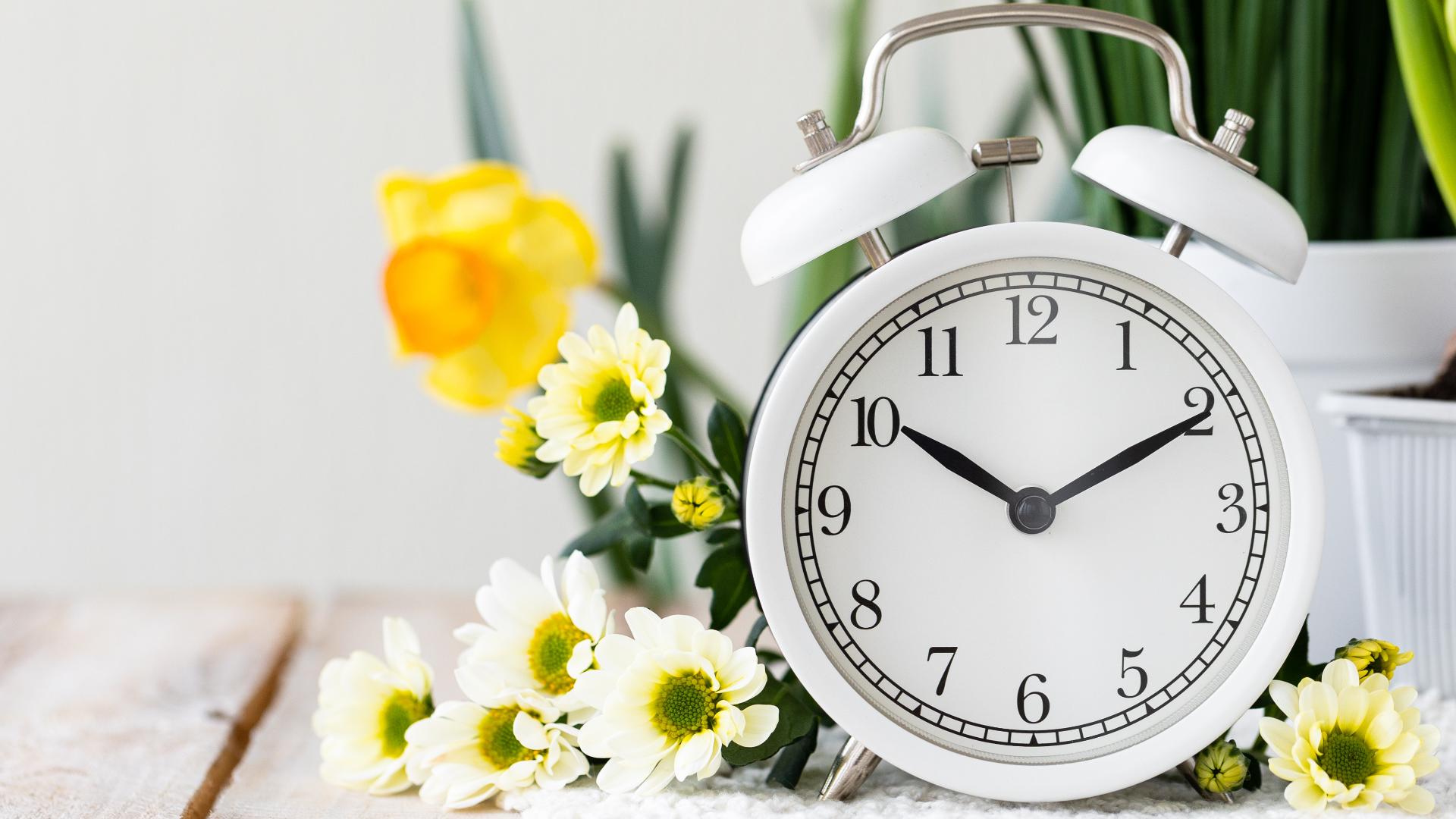 Daylight saving time: When do clocks change in 2025? | cbs8.com