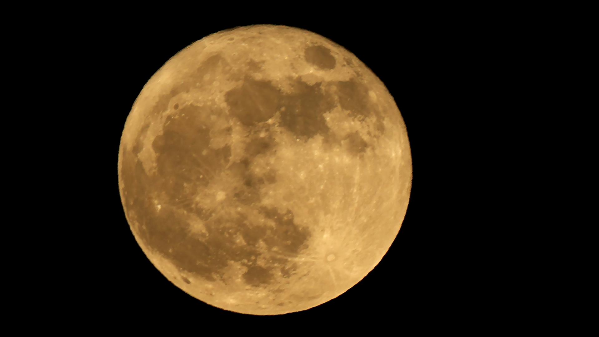 Strawberry moon 2025: When to watch June's full moon | cbs8.com