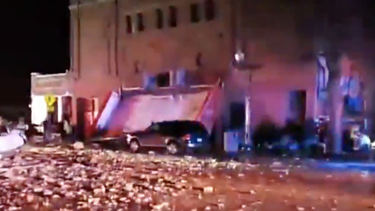 Apollo Theatre Roof Collapses in Illinois During Concert, Killing One ...