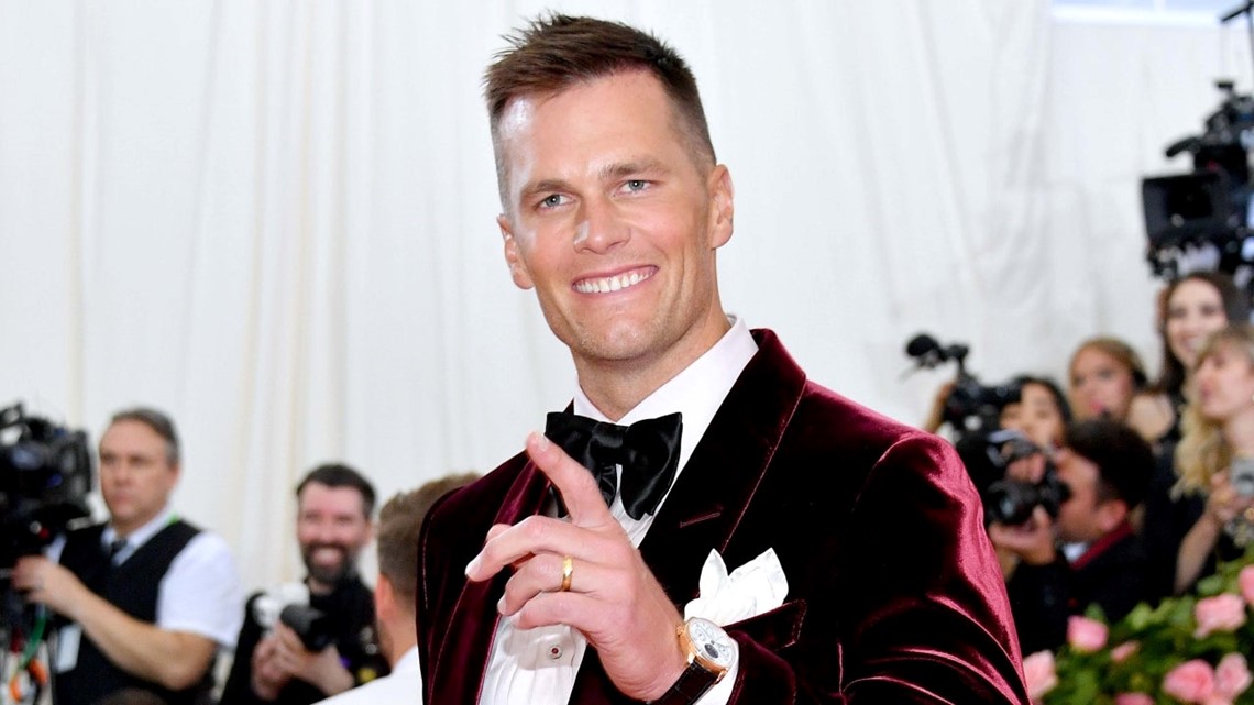 Tom Brady Admits to Looking Up 'Thirst Trap' After Viral Underwear Selfie | cbs8.com