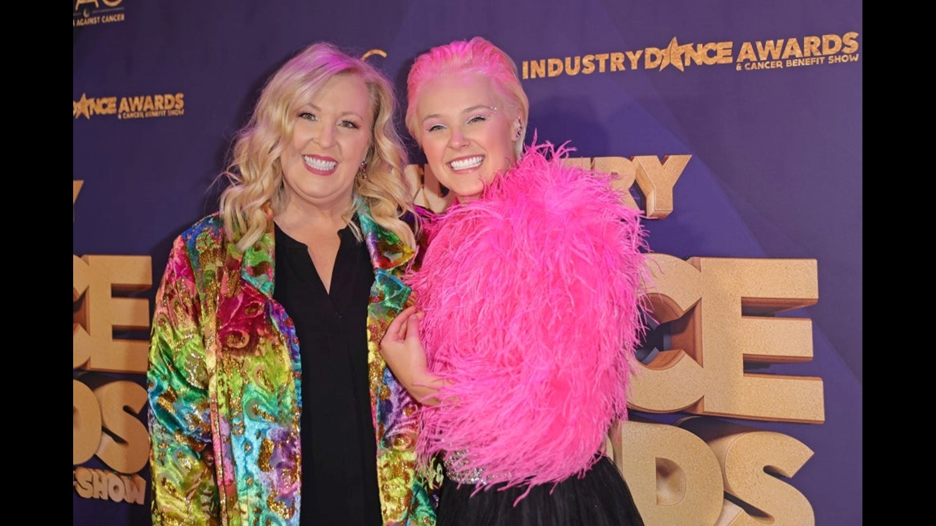 JoJo Siwa Poses With 'Dance Moms' Star Abby Lee Miller, Debuts Pink ...