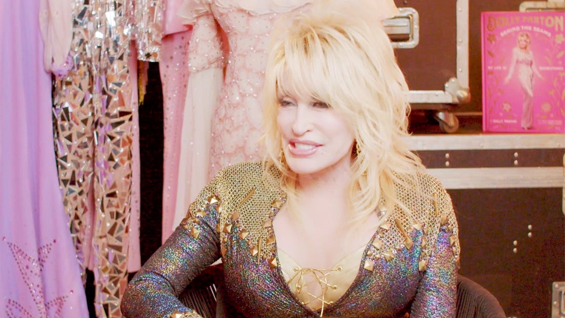 Dolly Parton Dishes on What Cosmetic Procedures She Gets Done on Her ...