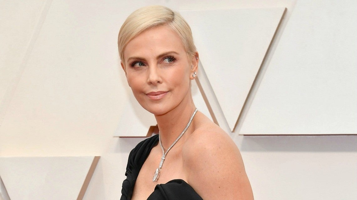 Charlize Theron Shares a Throwback Video of Herself Shaving Her Head ...