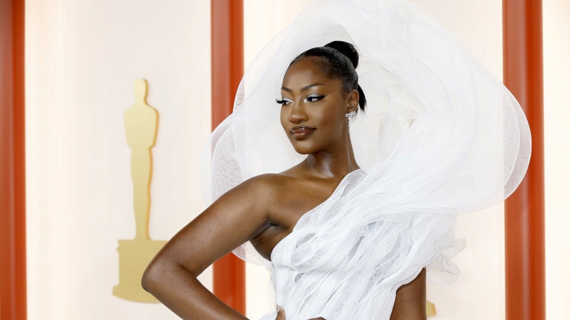 Tems Cheekily Responds to Critics of Her View-Blocking Couture Gown at ...
