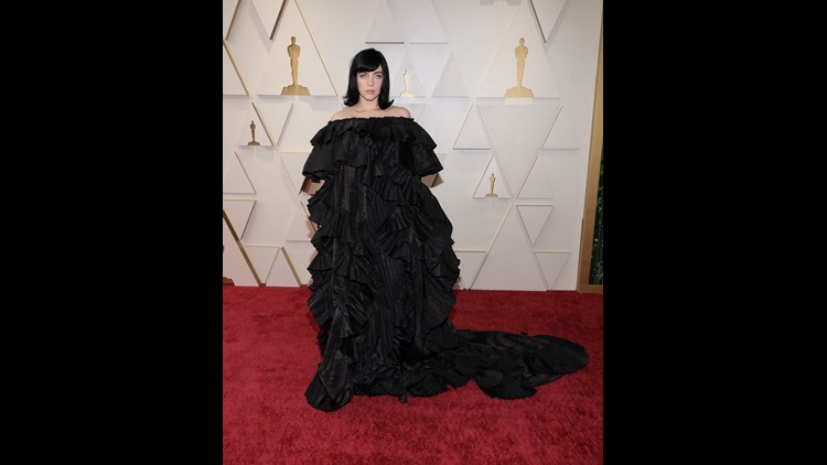 Billie Eilish Stuns in Gothic Gucci Gown on Oscars Red Carpet | cbs8.com