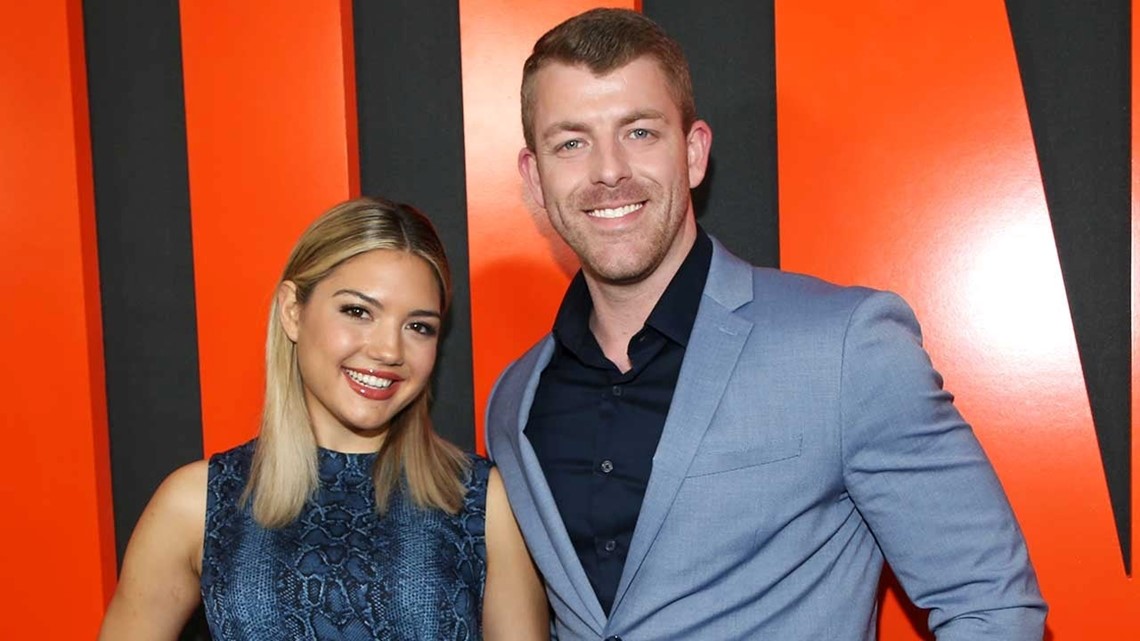 'Love Is Blind' Star Damian Powers Kisses Giannina Gibelli After ...