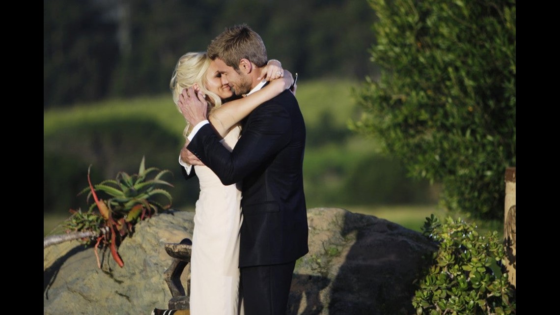 Emily Maynard Bryllup Bachelor' Saga: Emily Returns Her Engagement