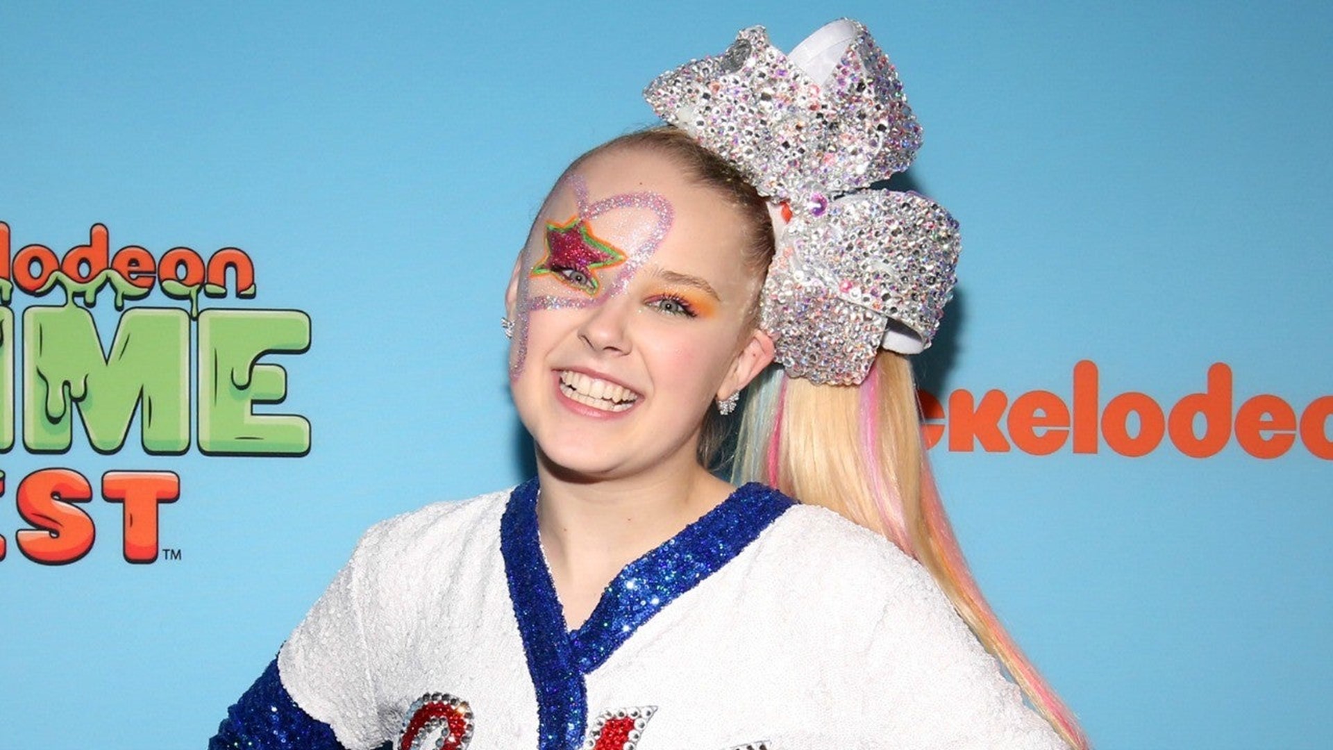 JoJo Siwa Is Nearly Unrecognizable After She Gets a Makeover From James ...