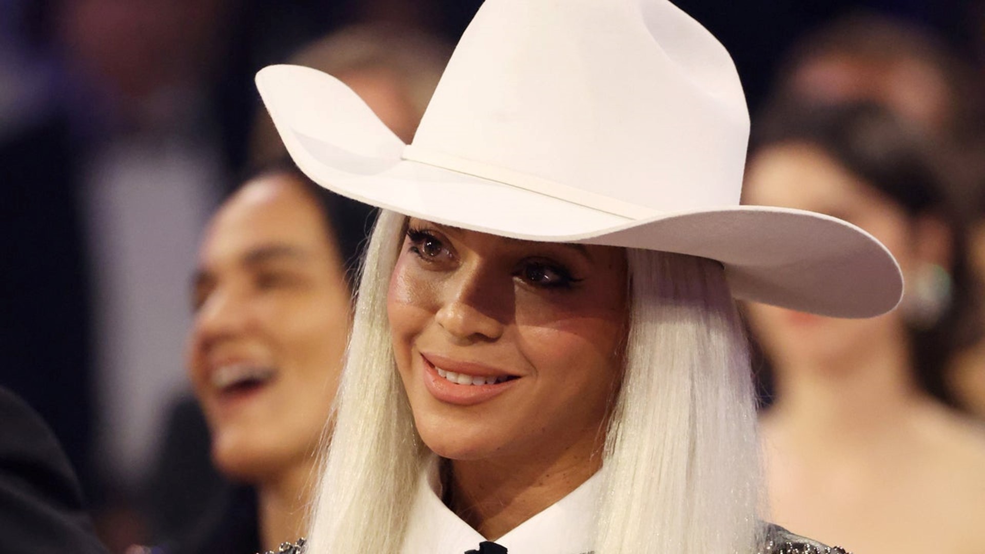'Franklin' Theme Song Singer Speaks Out After Viral Beyoncé 'Texas Hold ...