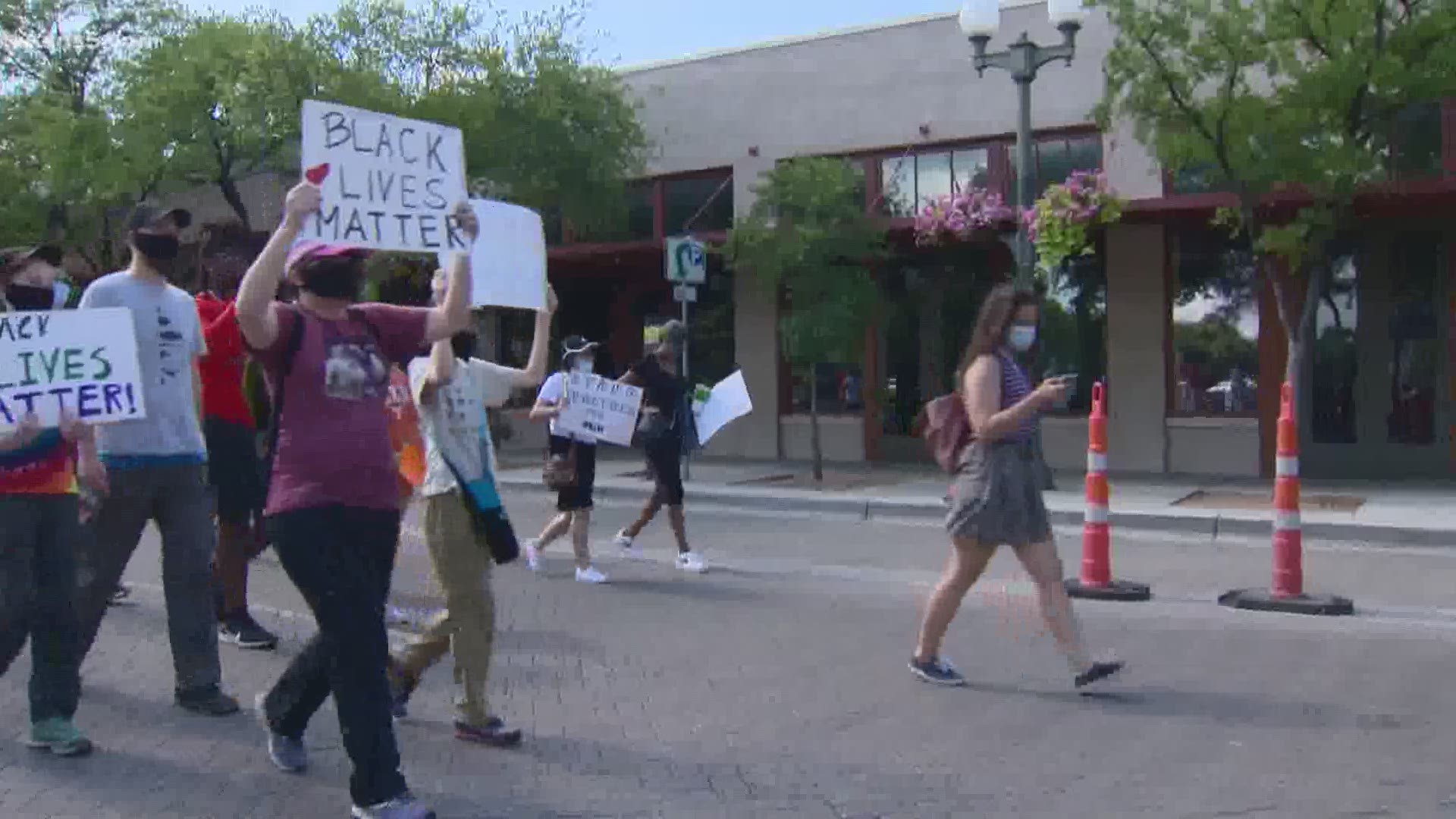 Peaceful protests continue in San Antonio | cbs8.com