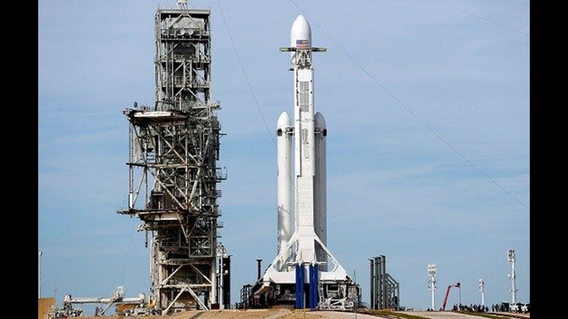 Mayor says SpaceX to build new rocket in Port of Los Angeles | cbs8.com