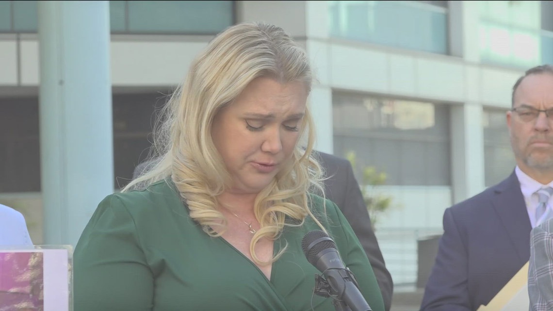 Ex-San Diego cop files lawsuit for domestic abuse retaliation | cbs8.com