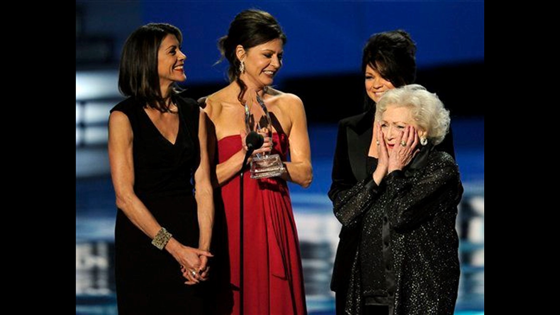 Perry, 'Potter' win big at People's Choice Awards | cbs8.com