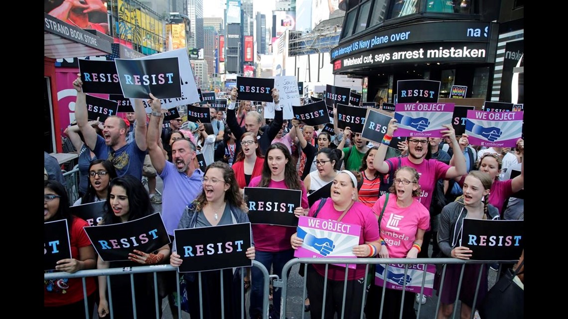 Protesters gather against Trump ban on transgender troops | cbs8.com