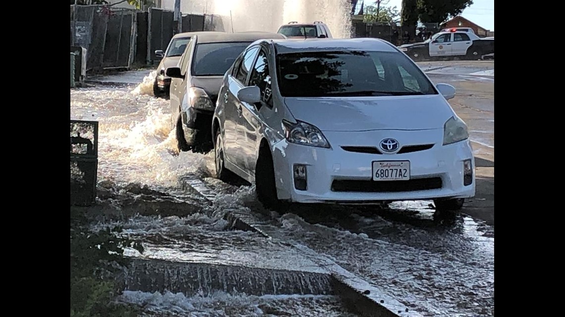 Damaged fire hydrant causes large geyser south of Talmadge | cbs8.com