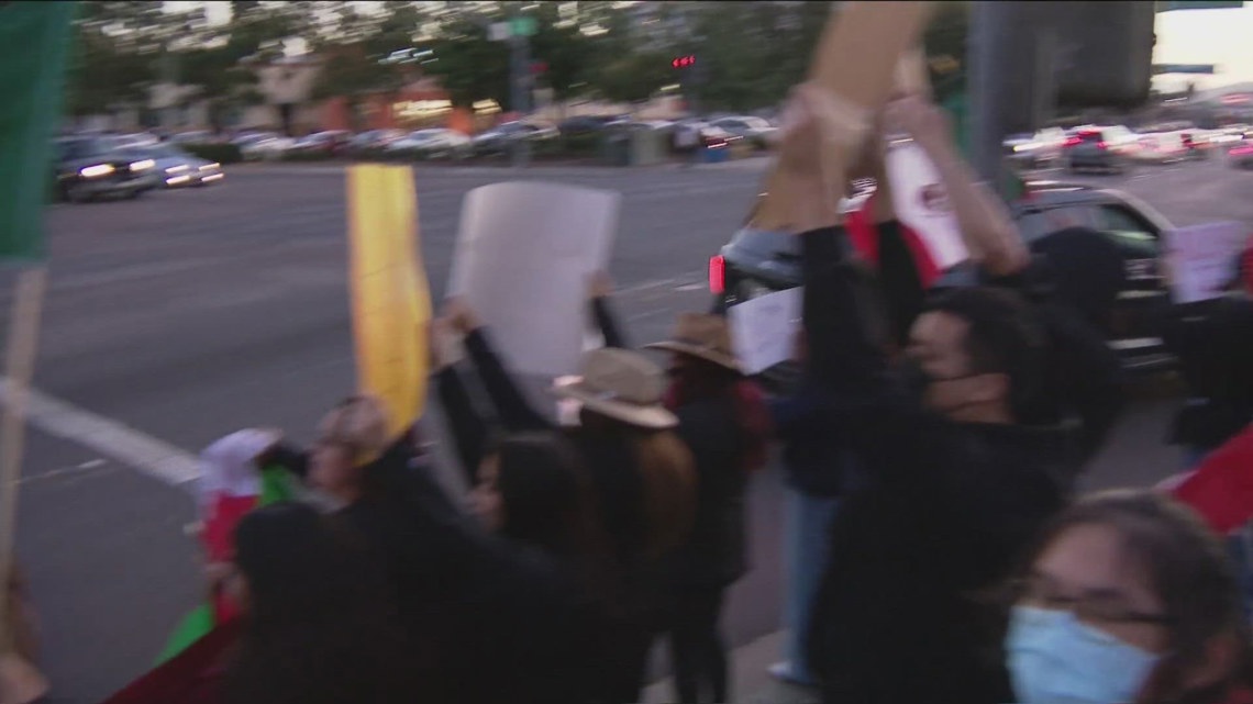 Hundreds of people protest ICE raids in San Diego | cbs8.com