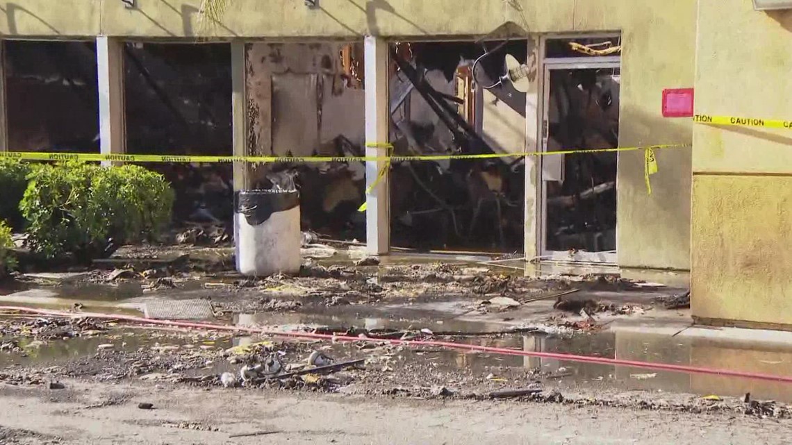 Businesses destroyed in strip mall blaze in Oak Park, flooding near ...