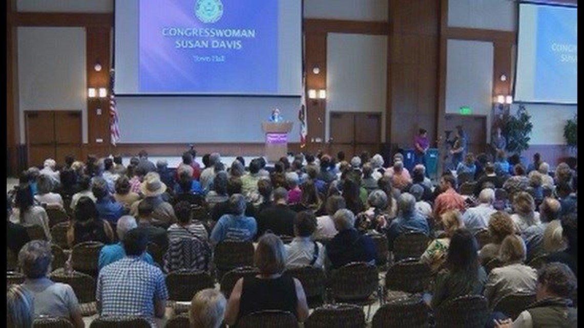 Rep. Susan Davis holds meeting on SDSU campus | cbs8.com