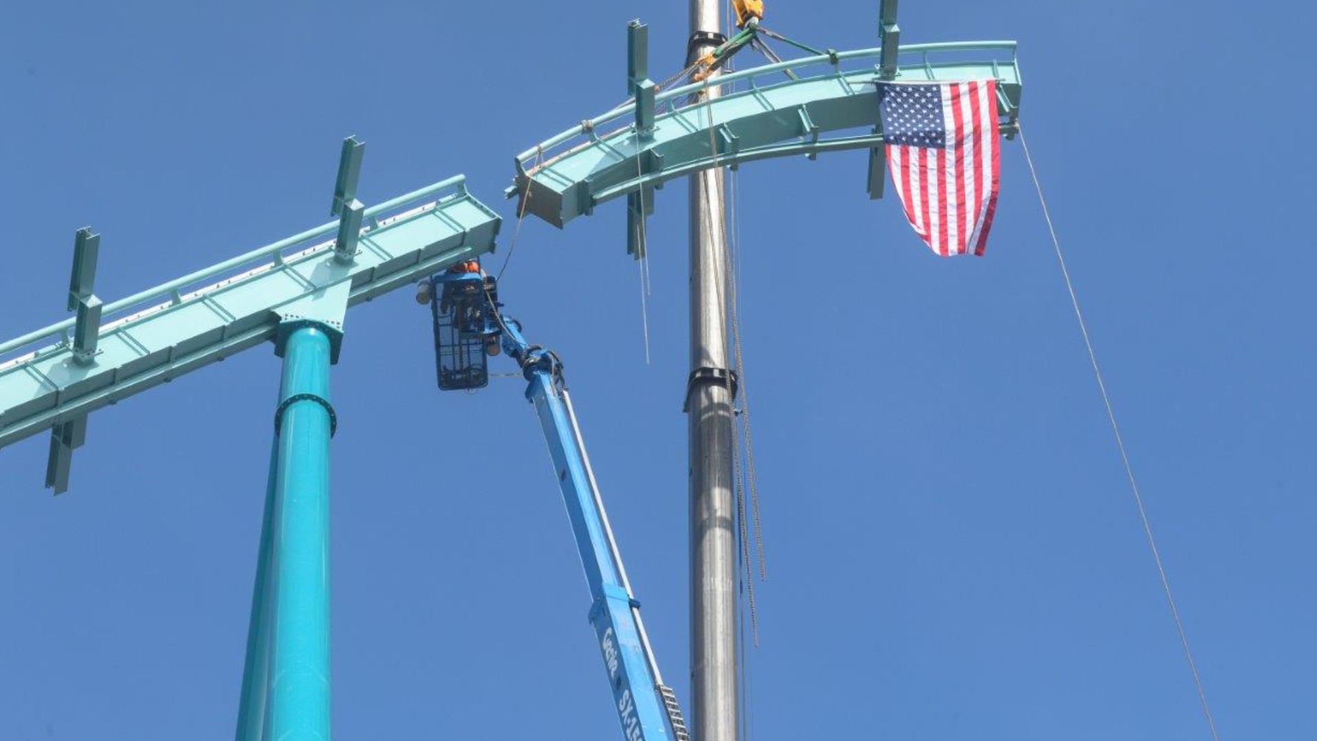 SeaWorld San Diego lays highest track section of new 'Dive' roller ...