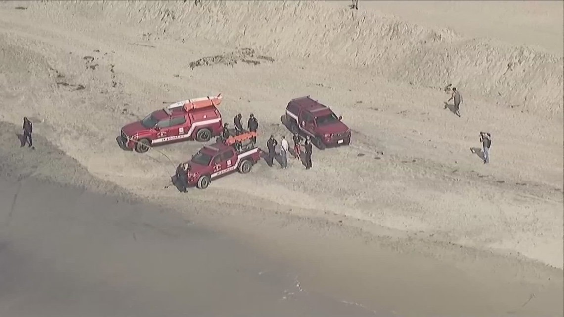 San Diego officials work to identify body found at Ocean Beach | cbs8.com