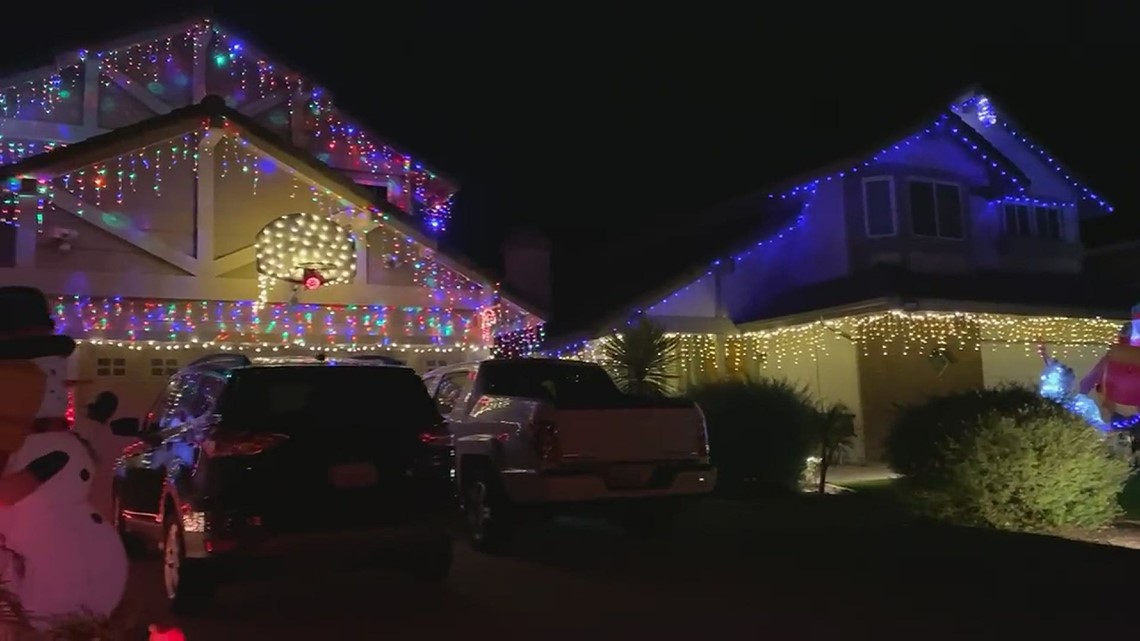 Holiday Lights: Christmas on Stoney Gate 1 | cbs8.com
