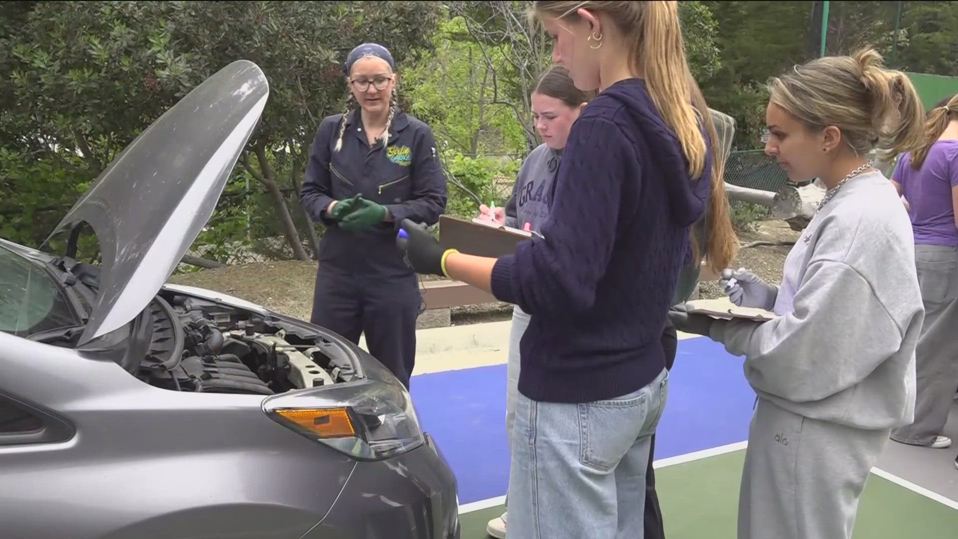 Grauer students learn automotive skills to challenge stereotypes | cbs8.com