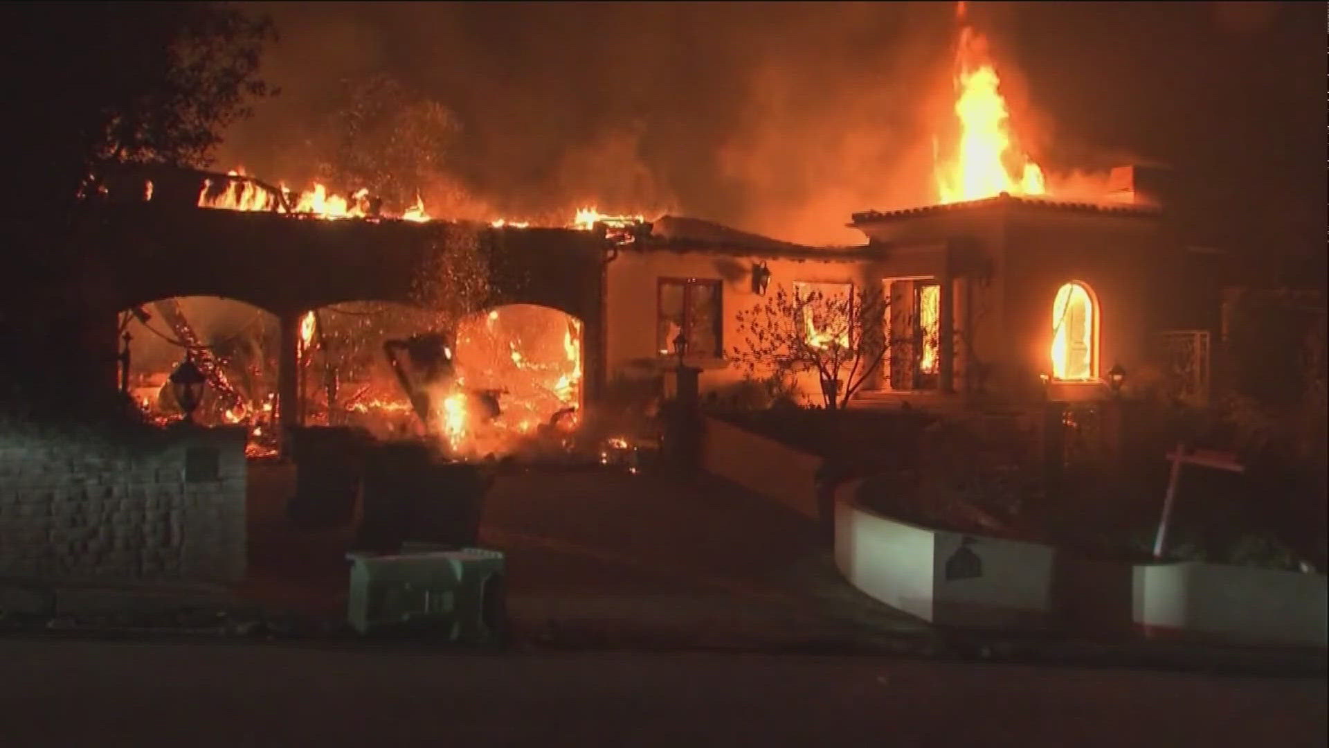 Brush fire, smoke, flames near Pechanga Resort Casino in Temecula ...