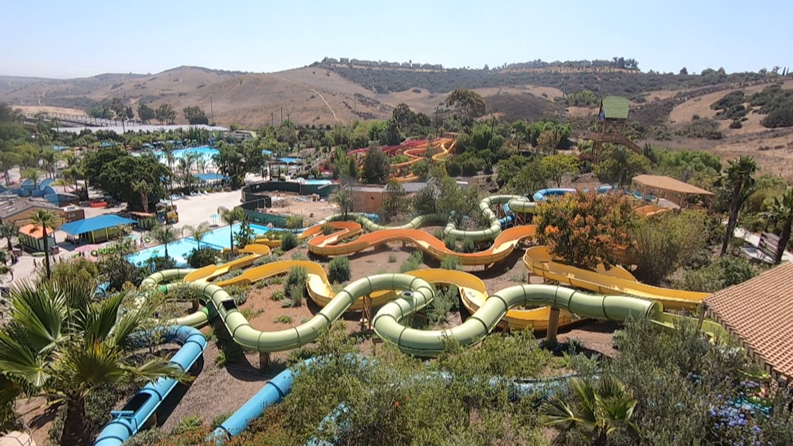 Aquatica celebrates last weekend before rebranding | cbs8.com