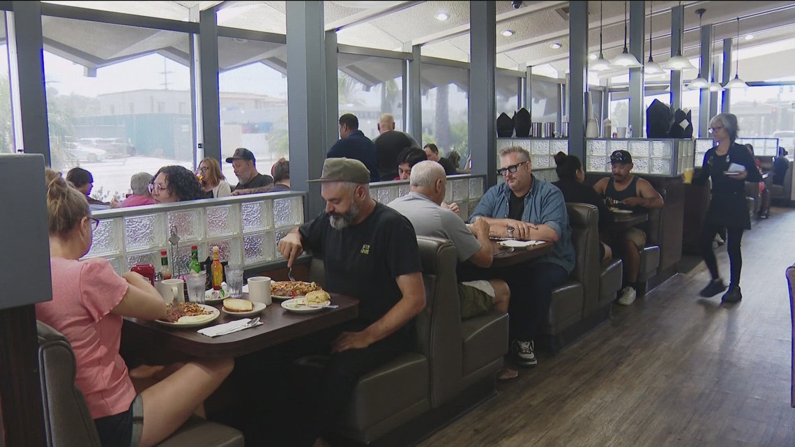 Popular San Diego restaurant Perry's Cafe is closing | cbs8.com