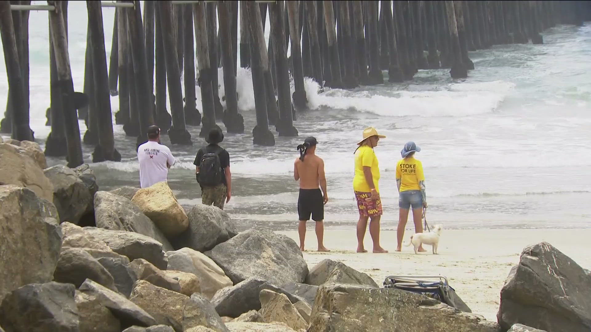 Mysterious odor worries San Diego coastal residents | cbs8.com