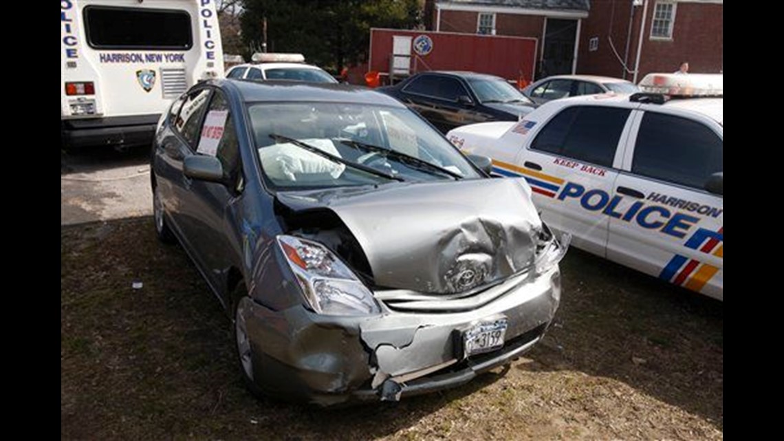 Feds probe Toyota Prius crash in NYC suburb | cbs8.com