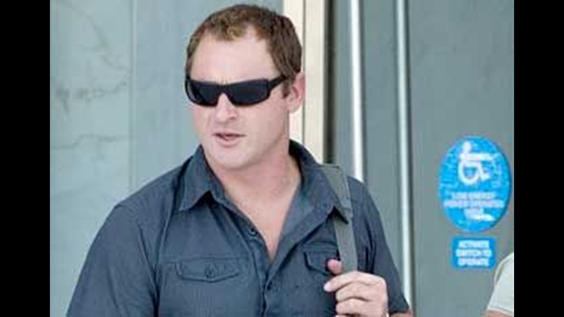 Ex-Navy SEAL gets nearly 18 years in weapons case | cbs8.com