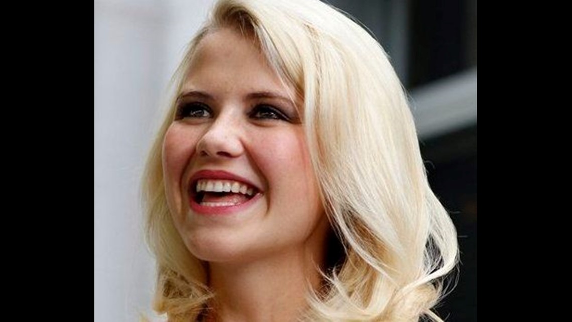 Elizabeth Smart marries at Hawaii temple | cbs8.com