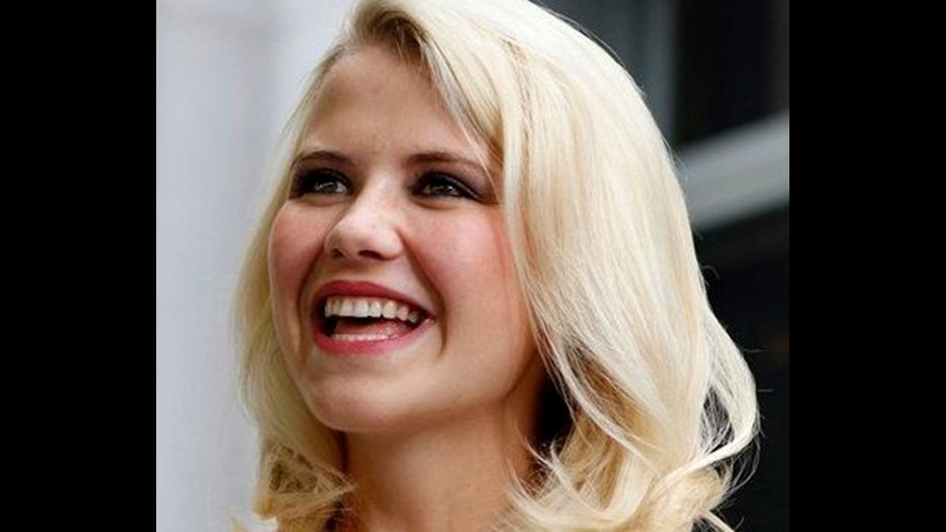 Elizabeth Smart marries at Hawaii temple | cbs8.com