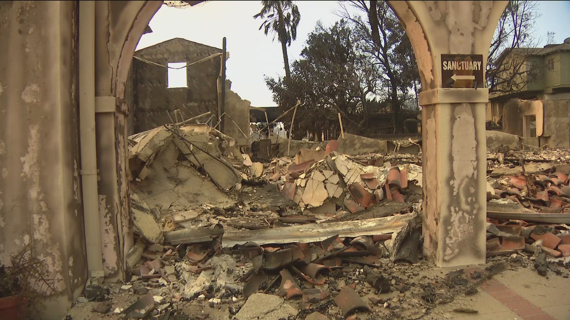 Eaton Fire Los Angeles County: Evacuations, Maps near Altadena ...