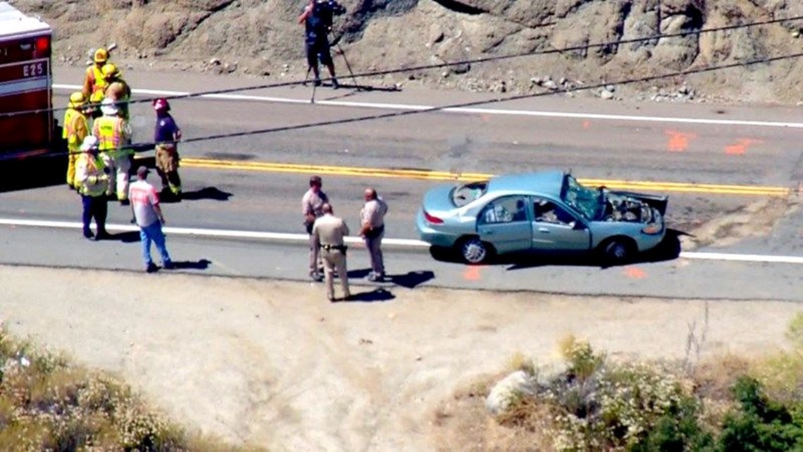Bus crash in Alpine injures three, ignites brush fire | cbs8.com