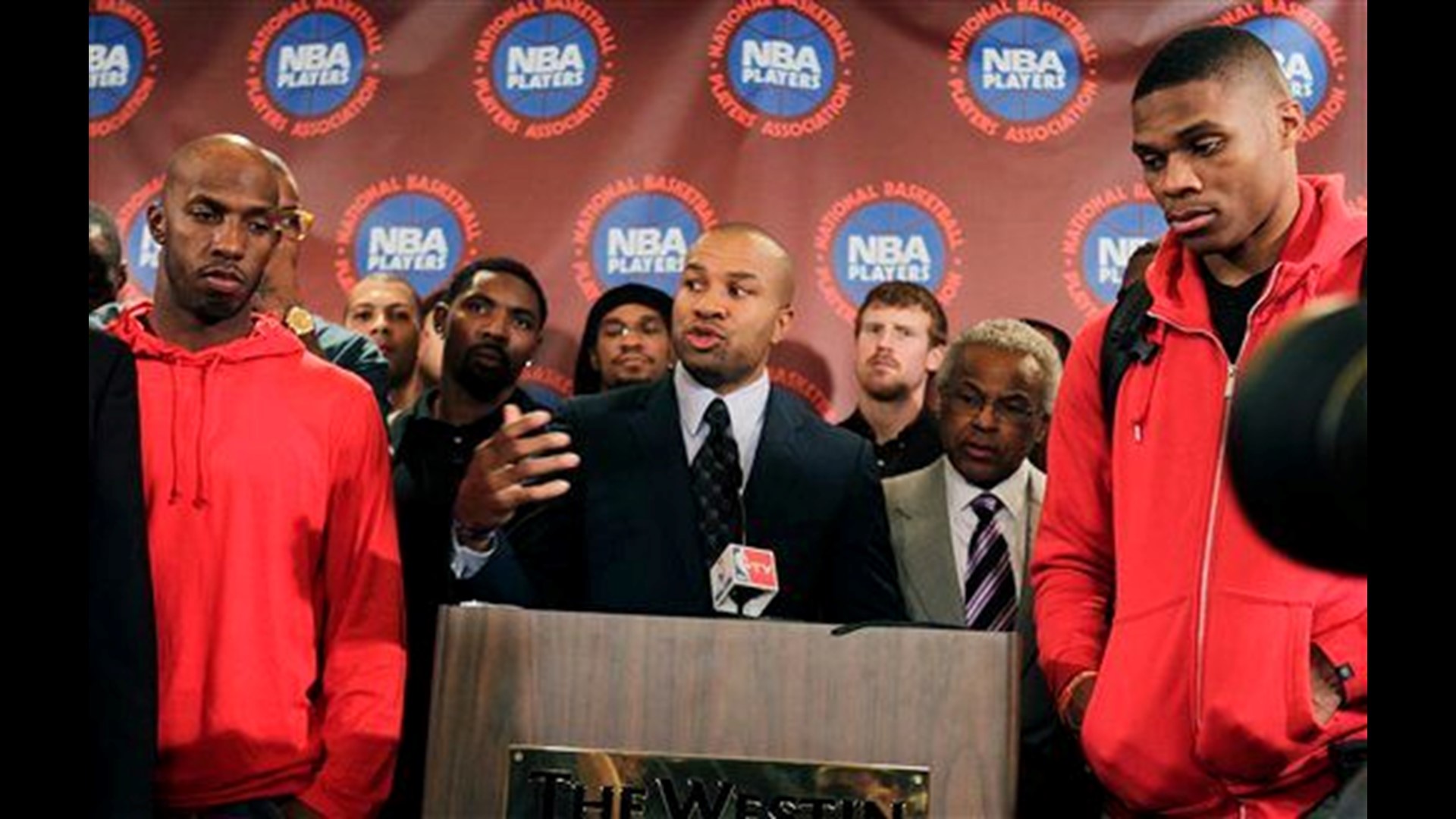 Players reject NBA's offer, threatening season | cbs8.com