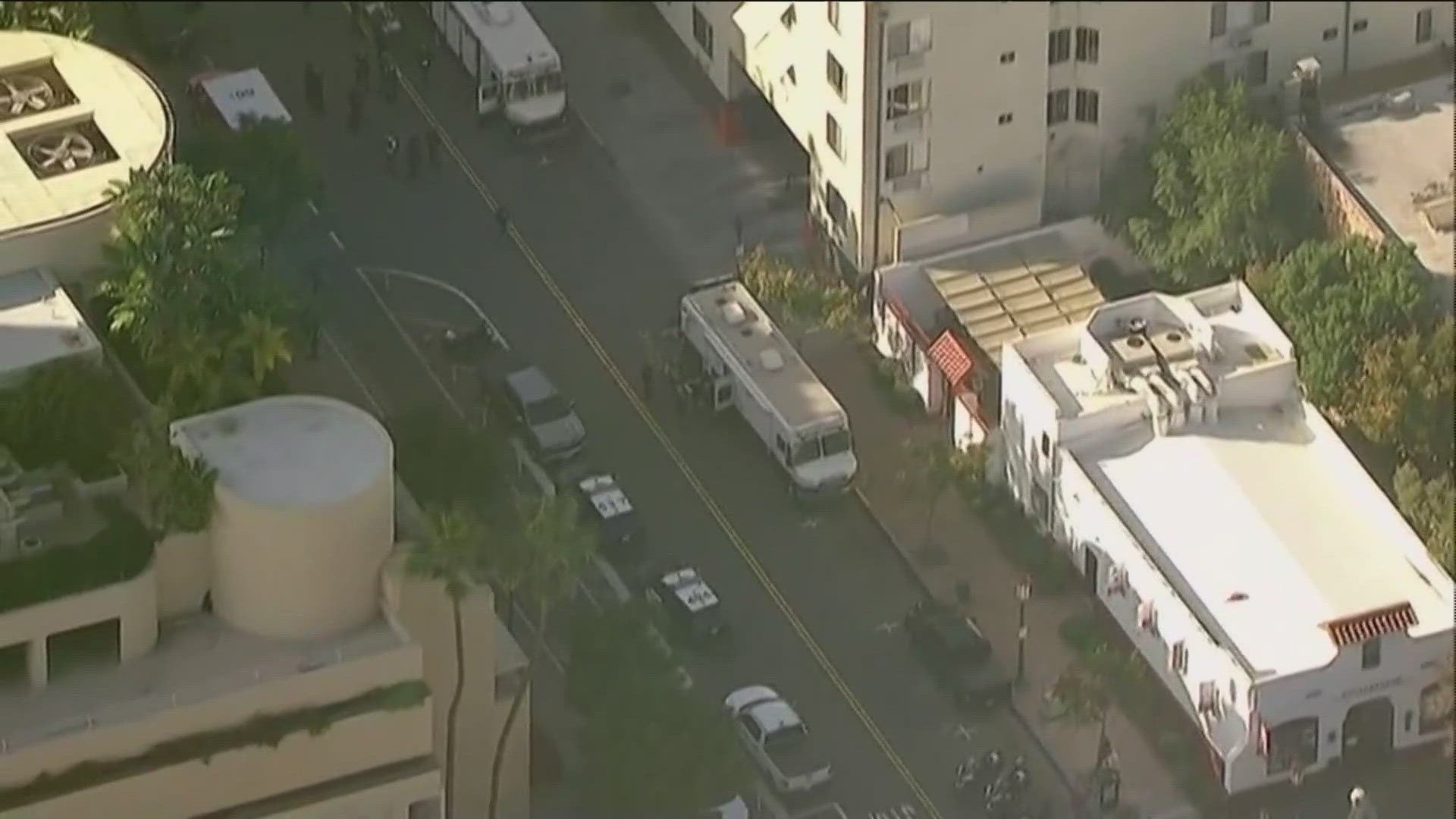 Multi-hour SWAT standoff with man who assaulted neighbor ends in ...