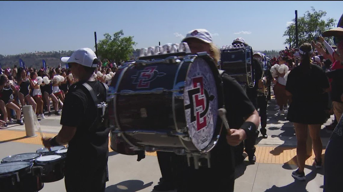 Thousands of fans celebrate first gameday at Snapdragon Stadium | cbs8.com