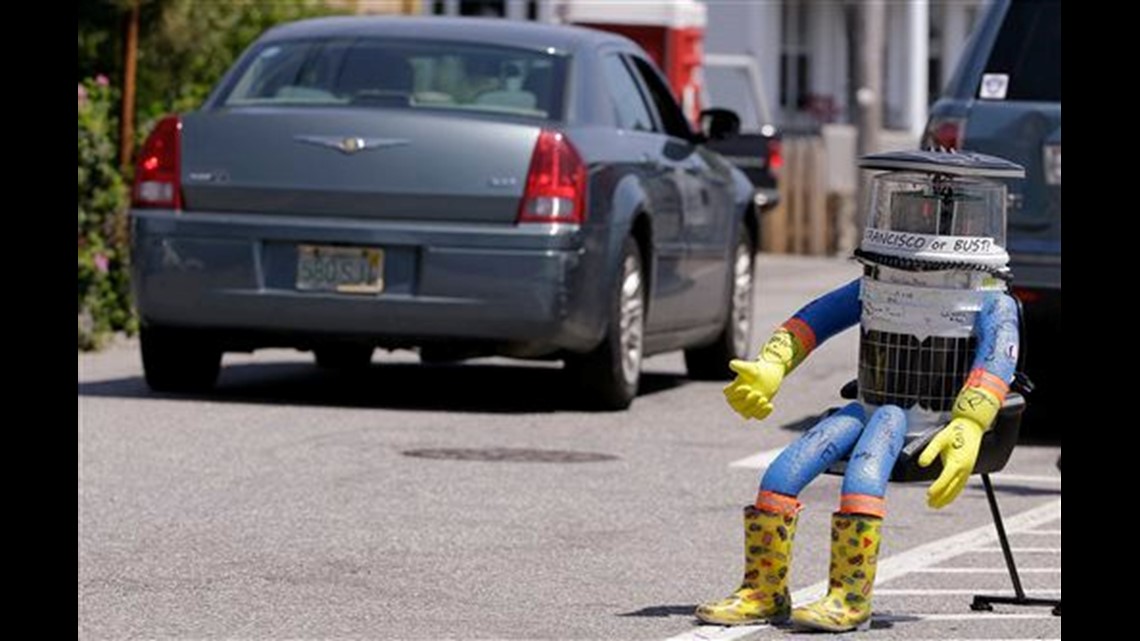 Hitchhiking robot's cross-country trip in US ends in Philly | cbs8.com